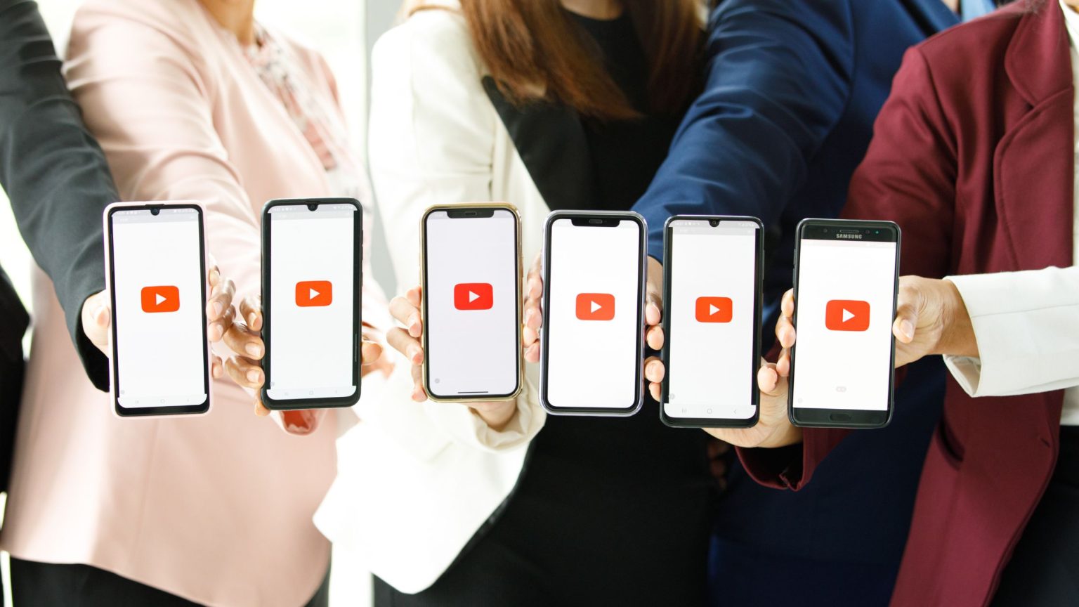 How to Feature Channels on YouTube: Improve Your Presence - UpViews - Blog