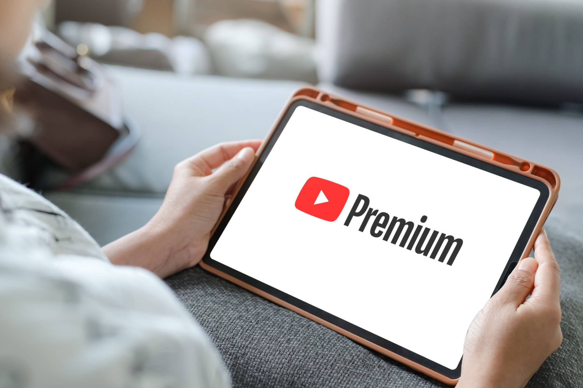How to Play YouTube in the Background for iOS & Android Users - UpViews ...
